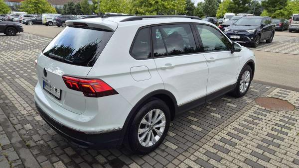 Balts Volkswagen Tiguan 2023 Viļņa, ar dzinēja tilpumu 1.97 L un nobraukumu 47 tūkst. km par 27000 €, foto 4 vietnē AUTOMOTO.COM.LV