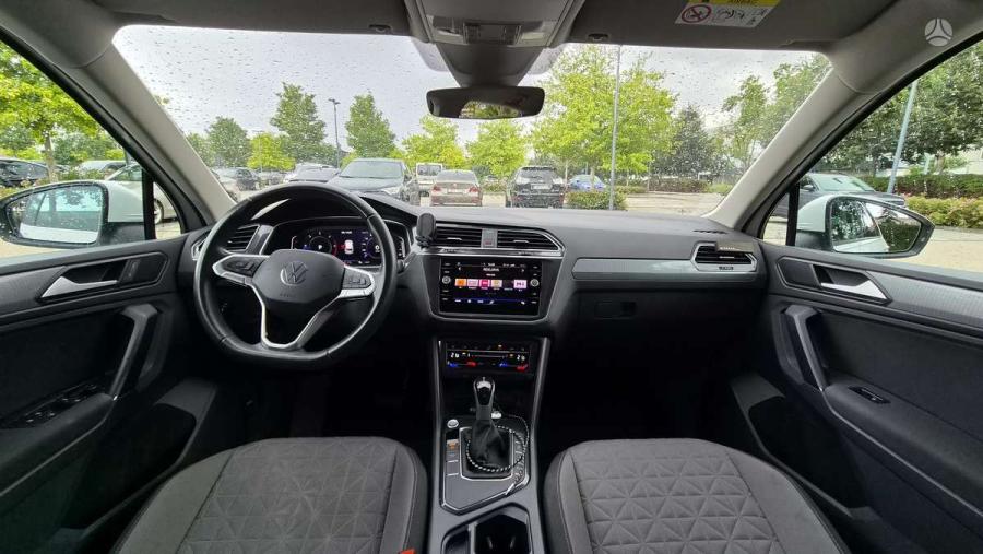 Balts Volkswagen Tiguan 2023 Viļņa, ar dzinēja tilpumu 1.97 L un nobraukumu 47 tūkst. km par 27000 €, foto 13 vietnē AUTOMOTO.COM.LV