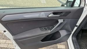 Balts Volkswagen Tiguan 2023 Viļņa, ar dzinēja tilpumu 1.97 L un nobraukumu 47 tūkst. km par 27000 €, foto 23 vietnē AUTOMOTO.COM.LV
