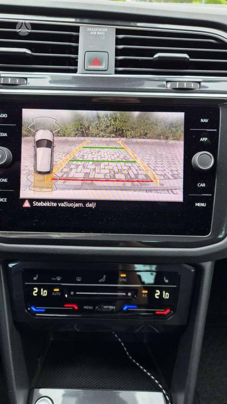 Balts Volkswagen Tiguan 2023 Viļņa, ar dzinēja tilpumu 1.97 L un nobraukumu 47 tūkst. km par 27000 €, foto 24 vietnē AUTOMOTO.COM.LV