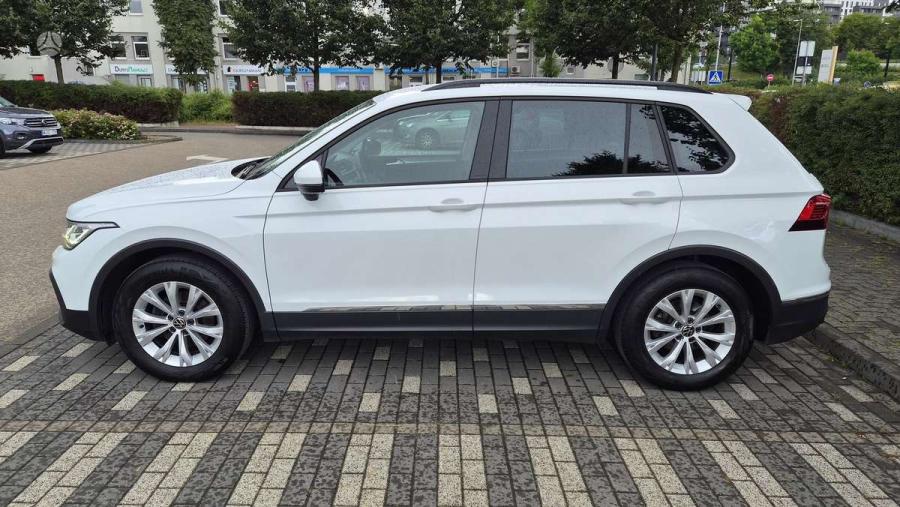 Balts Volkswagen Tiguan 2023 Viļņa, ar dzinēja tilpumu 1.97 L un nobraukumu 47 tūkst. km par 27000 €, foto 31 vietnē AUTOMOTO.COM.LV