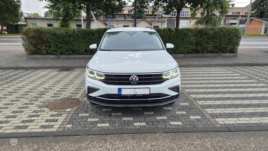 Balts Volkswagen Tiguan 2023 Viļņa, ar dzinēja tilpumu 1.97 L un nobraukumu 47 tūkst. km par 27000 €, foto 34 vietnē AUTOMOTO.COM.LV
