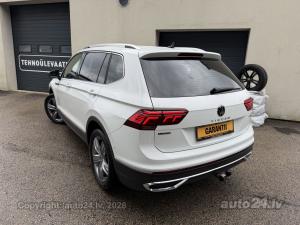 Balts Volkswagen Tiguan 2023 Pērnava, ar dzinēja tilpumu 2.00 L un nobraukumu 125 tūkst. km par 29990 €, foto 4 vietnē AUTOMOTO.COM.LV