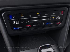 Balts Volkswagen Tiguan 2023 Pērnava, ar dzinēja tilpumu 2.00 L un nobraukumu 125 tūkst. km par 29990 €, foto 26 vietnē AUTOMOTO.COM.LV