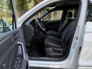 White Volkswagen Tiguan 2023 in Vilnius, with an engine capacity of 1.50 L and mileage of 37 thousand km for 28900 €, photo 10 on AUTOMOTO.COM.LV
