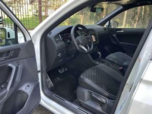 White Volkswagen Tiguan 2023 in Vilnius, with an engine capacity of 1.50 L and mileage of 37 thousand km for 28900 €, photo 11 on AUTOMOTO.COM.LV