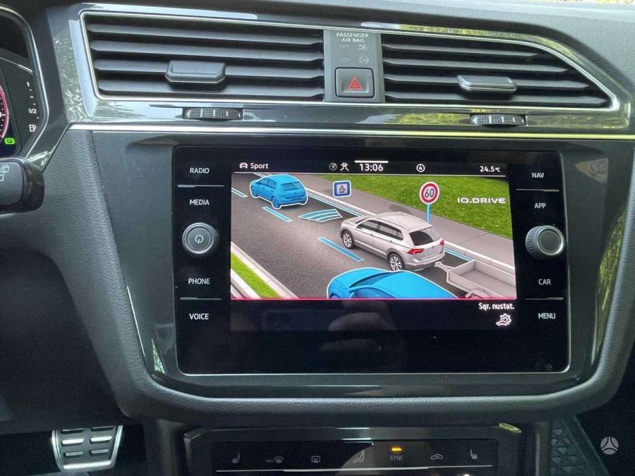White Volkswagen Tiguan 2023 in Vilnius, with an engine capacity of 1.50 L and mileage of 37 thousand km for 28900 €, photo 19 on AUTOMOTO.COM.LV