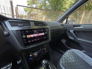 White Volkswagen Tiguan 2023 in Vilnius, with an engine capacity of 1.50 L and mileage of 37 thousand km for 28900 €, photo 22 on AUTOMOTO.COM.LV