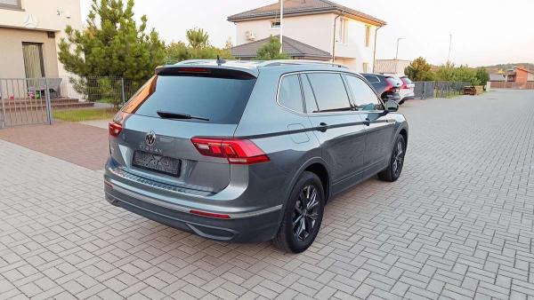 Volkswagen Tiguan 2023 in Klaipeda on AUTOMOTO.COM.LV White Volkswagen Tiguan 2023 in Klaipeda, with an engine capacity of 2.00 L and mileage of 30 thousand km for 21700 €, photo 5 on AUTOMOTO.COM.LV