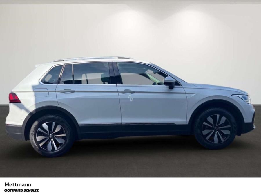 White Volkswagen Tiguan 2024 in Kaunas, with an engine capacity of 1.50 L and mileage of 16 thousand km for 32690 €, photo 2 on AUTOMOTO.COM.LV