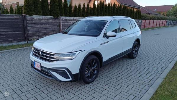 Balts Volkswagen Tiguan 2024 Klaipėda, ar dzinēja tilpumu 2.00 L un nobraukumu 12 tūkst. km par 24900 €, foto 1 vietnē AUTOMOTO.COM.LV