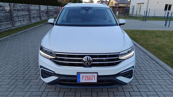 Balts Volkswagen Tiguan 2024 Klaipėda, ar dzinēja tilpumu 2.00 L un nobraukumu 12 tūkst. km par 24900 €, foto 2 vietnē AUTOMOTO.COM.LV