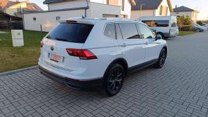 White Volkswagen Tiguan 2024 in Klaipeda, with an engine capacity of 2.00 L and mileage of 12 thousand km for 24900 €, photo 5 on AUTOMOTO.COM.LV