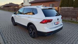 White Volkswagen Tiguan 2024 in Klaipeda, with an engine capacity of 2.00 L and mileage of 12 thousand km for 24900 €, photo 6 on AUTOMOTO.COM.LV