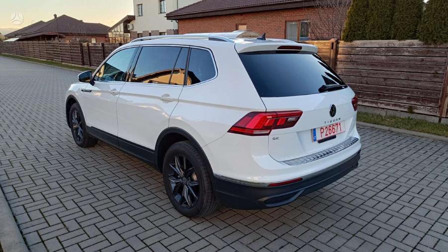 White Volkswagen Tiguan 2024 in Klaipeda, with an engine capacity of 2.00 L and mileage of 12 thousand km for 24900 €, photo 6 on AUTOMOTO.COM.LV