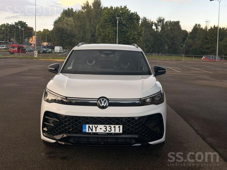 Balts Volkswagen Tiguan 2024 Rīga, ar dzinēja tilpumu 1.50 L un nobraukumu 25 tūkst. km par 37900 €, foto 3 vietnē AUTOMOTO.COM.LV