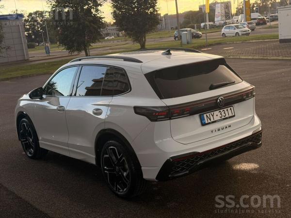 Balts Volkswagen Tiguan 2024 Rīga, ar dzinēja tilpumu 1.50 L un nobraukumu 25 tūkst. km par 37900 €, foto 6 vietnē AUTOMOTO.COM.LV