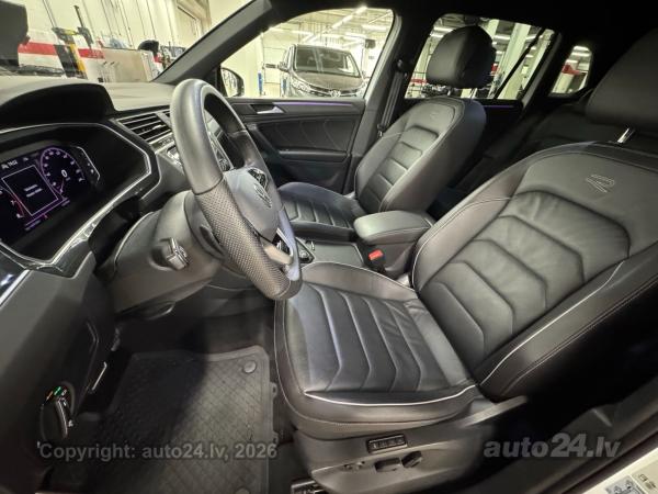 White Volkswagen Tiguan 2024 in Tallinn, with an engine capacity of 2.00 L and mileage of 65 thousand km for 37999 €, photo 9 on AUTOMOTO.COM.LV