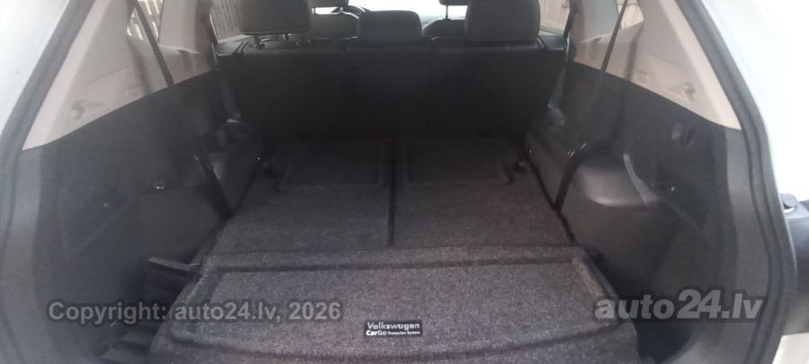 Balts Volkswagen Tiguan 2024 Rīga, ar dzinēja tilpumu 2.00 L un nobraukumu 49 tūkst. km par 21500 €, foto 8 vietnē AUTOMOTO.COM.LV