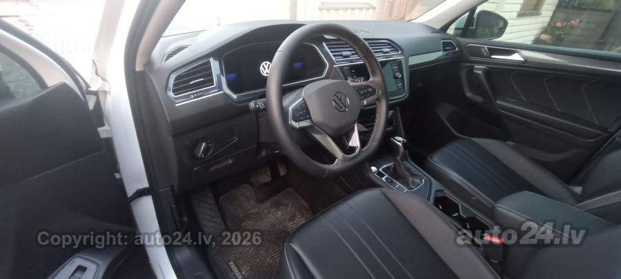 Balts Volkswagen Tiguan 2024 Rīga, ar dzinēja tilpumu 2.00 L un nobraukumu 49 tūkst. km par 21500 €, foto 10 vietnē AUTOMOTO.COM.LV
