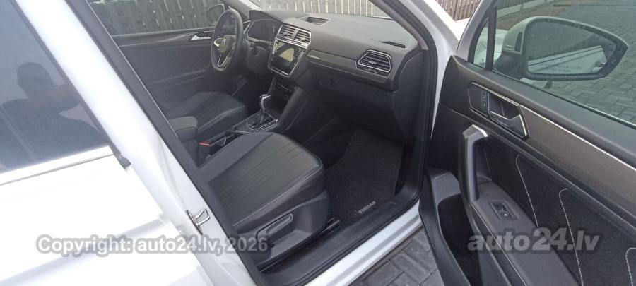 Balts Volkswagen Tiguan 2024 Rīga, ar dzinēja tilpumu 2.00 L un nobraukumu 49 tūkst. km par 21500 €, foto 17 vietnē AUTOMOTO.COM.LV