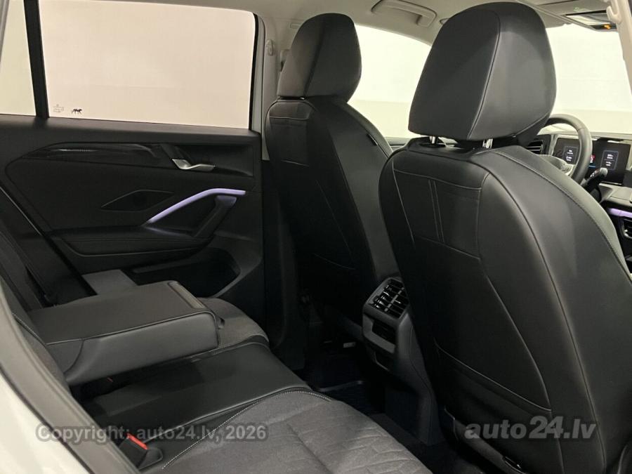 Balts Volkswagen Tiguan 2025 Tallina, ar dzinēja tilpumu 1.50 L un nobraukumu 5 tūkst. km par 37500 €, foto 4 vietnē AUTOMOTO.COM.LV