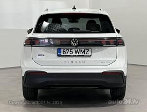 Balts Volkswagen Tiguan 2025 Tallina, ar dzinēja tilpumu 1.50 L un nobraukumu 5 tūkst. km par 37500 €, foto 17 vietnē AUTOMOTO.COM.LV
