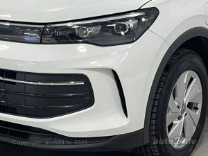 Balts Volkswagen Tiguan 2025 Tallina, ar dzinēja tilpumu 1.50 L un nobraukumu 5 tūkst. km par 37500 €, foto 19 vietnē AUTOMOTO.COM.LV