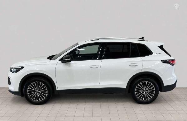 White Volkswagen Tiguan 2025 in Kaunas, with an engine capacity of 1.50 L and mileage of 23 thousand km for 28900 €, photo 2 on AUTOMOTO.COM.LV