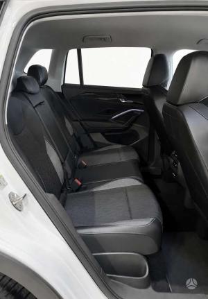 Balts Volkswagen Tiguan 2025 Kauņa, ar dzinēja tilpumu 1.50 L un nobraukumu 23 tūkst. km par 28900 €, foto 11 vietnē AUTOMOTO.COM.LV
