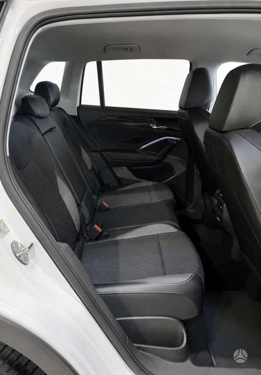 Balts Volkswagen Tiguan 2025 Kauņa, ar dzinēja tilpumu 1.50 L un nobraukumu 23 tūkst. km par 28900 €, foto 11 vietnē AUTOMOTO.COM.LV