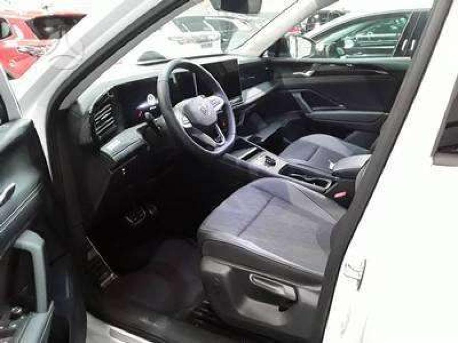 Balts Volkswagen Tiguan 2025 Viļņa, ar dzinēja tilpumu 1.50 L un nobraukumu 25 tūkst. km par 27900 €, foto 4 vietnē AUTOMOTO.COM.LV