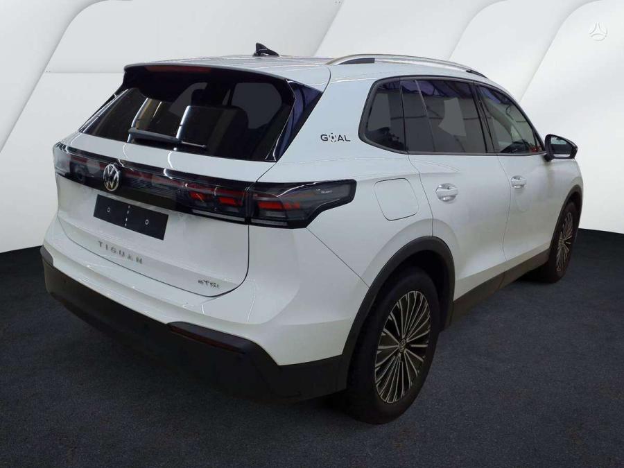 White Volkswagen Tiguan 2025 in Vilnius, with an engine capacity of 1.50 L and mileage of 16 thousand km for 28500 €, photo 3 on AUTOMOTO.COM.LV