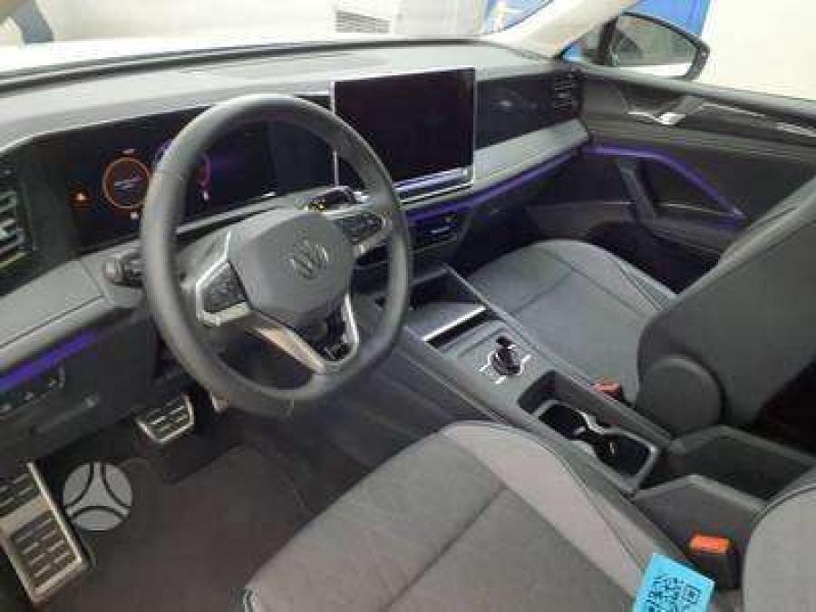 White Volkswagen Tiguan 2025 in Vilnius, with an engine capacity of 1.50 L and mileage of 16 thousand km for 28500 €, photo 4 on AUTOMOTO.COM.LV