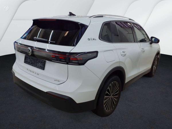 Volkswagen Tiguan 2025 Viļņa vietnē Balts Volkswagen Tiguan 2025 Viļņa, ar dzinēja tilpumu 1.50 L un nobraukumu 24 tūkst. km par 28700 €, foto 3 vietnē AUTOMOTO.COM.LV