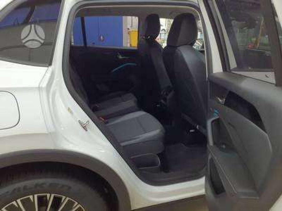 White Volkswagen Tiguan 2025 in Vilnius, with an engine capacity of 1.50 L and mileage of 24 thousand km for 28700 €, photo 5 on AUTOMOTO.COM.LV