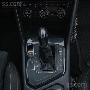 Balts Volkswagen Tiguan 2018 Rīga, ar dzinēja tilpumu 2.00 L un nobraukumu 142 tūkst. km par 19950 €, foto 8 vietnē AUTOMOTO.COM.LV