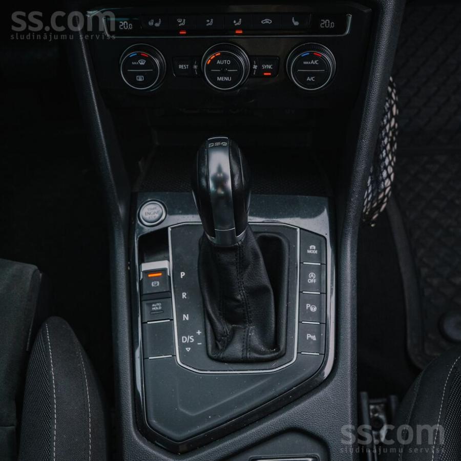Balts Volkswagen Tiguan 2018 Rīga, ar dzinēja tilpumu 2.00 L un nobraukumu 142 tūkst. km par 19950 €, foto 8 vietnē AUTOMOTO.COM.LV
