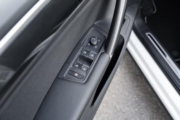 Balts Volkswagen Tiguan 2018 Rīga, ar dzinēja tilpumu 2.00 L un nobraukumu 216 tūkst. km par 16950 €, foto 9 vietnē AUTOMOTO.COM.LV