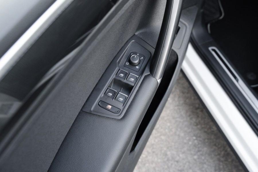 Balts Volkswagen Tiguan 2018 Rīga, ar dzinēja tilpumu 2.00 L un nobraukumu 216 tūkst. km par 16950 €, foto 10 vietnē AUTOMOTO.COM.LV