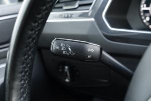 Balts Volkswagen Tiguan 2018 Rīga, ar dzinēja tilpumu 2.00 L un nobraukumu 216 tūkst. km par 16950 €, foto 12 vietnē AUTOMOTO.COM.LV