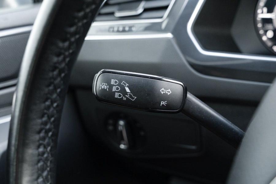 Balts Volkswagen Tiguan 2018 Rīga, ar dzinēja tilpumu 2.00 L un nobraukumu 216 tūkst. km par 16950 €, foto 12 vietnē AUTOMOTO.COM.LV