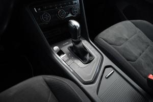 Balts Volkswagen Tiguan 2018 Rīga, ar dzinēja tilpumu 2.00 L un nobraukumu 216 tūkst. km par 16950 €, foto 16 vietnē AUTOMOTO.COM.LV