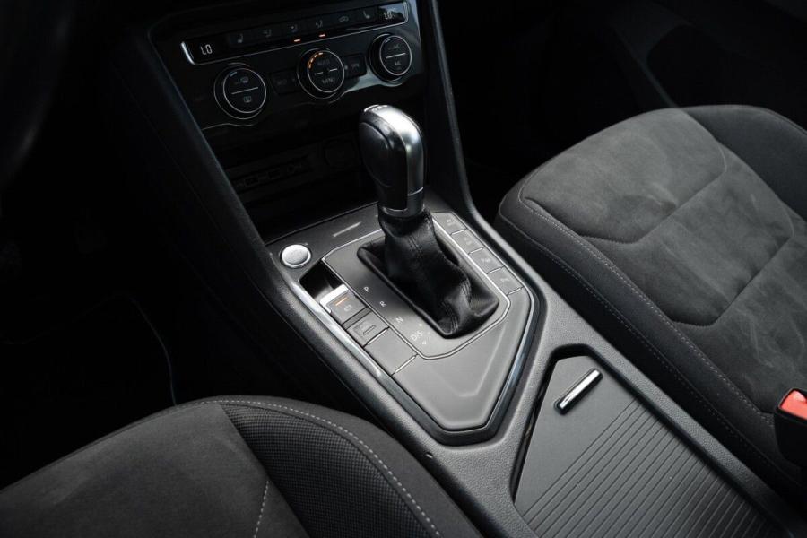 Balts Volkswagen Tiguan 2018 Rīga, ar dzinēja tilpumu 2.00 L un nobraukumu 216 tūkst. km par 16950 €, foto 16 vietnē AUTOMOTO.COM.LV