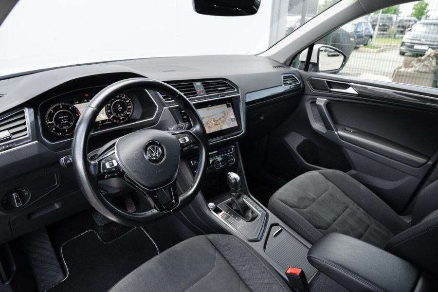 Balts Volkswagen Tiguan 2018 Rīga, ar dzinēja tilpumu 2.00 L un nobraukumu 216 tūkst. km par 16950 €, foto 28 vietnē AUTOMOTO.COM.LV
