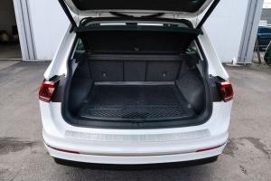 Balts Volkswagen Tiguan 2018 Rīga, ar dzinēja tilpumu 2.00 L un nobraukumu 216 tūkst. km par 16950 €, foto 29 vietnē AUTOMOTO.COM.LV