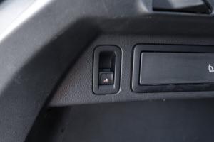Balts Volkswagen Tiguan 2018 Rīga, ar dzinēja tilpumu 2.00 L un nobraukumu 216 tūkst. km par 16950 €, foto 31 vietnē AUTOMOTO.COM.LV