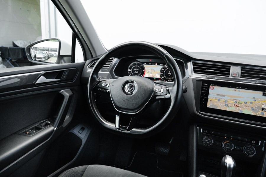 Balts Volkswagen Tiguan 2018 Rīga, ar dzinēja tilpumu 2.00 L un nobraukumu 216 tūkst. km par 16950 €, foto 32 vietnē AUTOMOTO.COM.LV