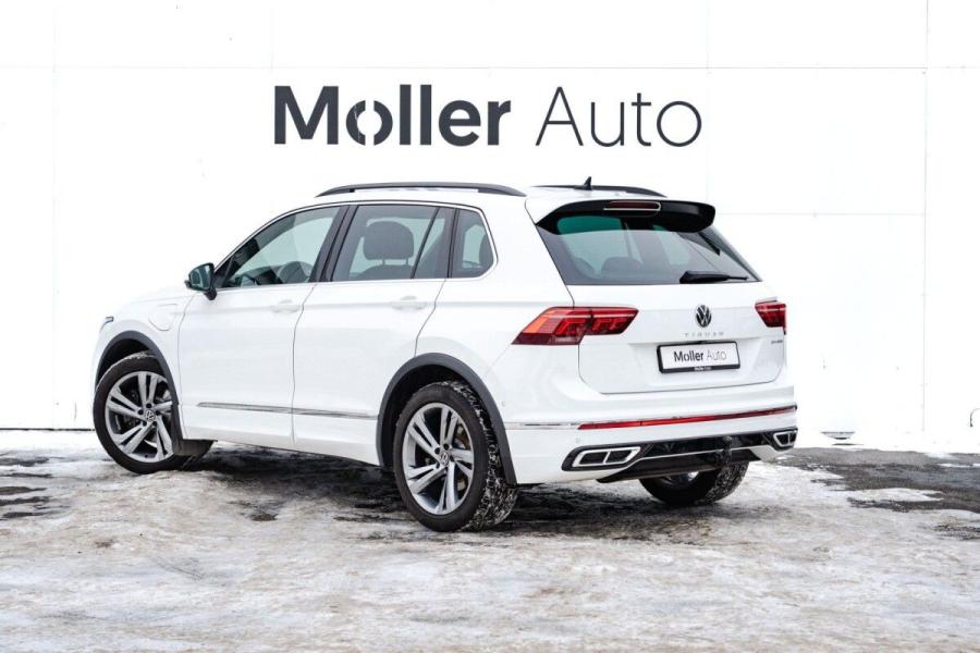 White Volkswagen Tiguan 2021 in Riga, with an engine capacity of 1.40 L and mileage of 126 thousand km for 28650 €, photo 3 on AUTOMOTO.COM.LV