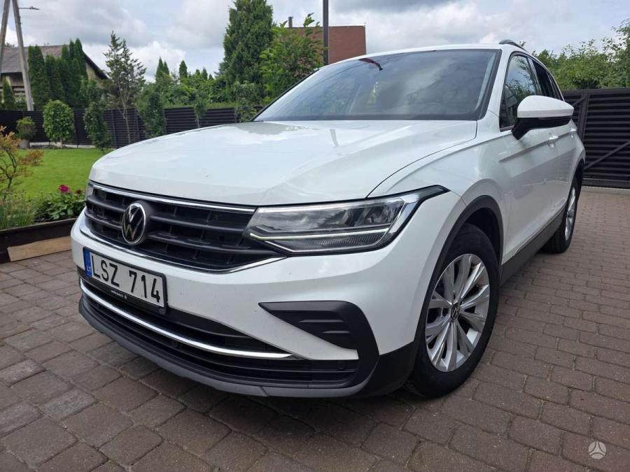 Balts Volkswagen Tiguan 2021 Viļņa, ar dzinēja tilpumu 0.00 L un nobraukumu 159 tūkst. km par 17500 €, foto 1 vietnē AUTOMOTO.COM.LV